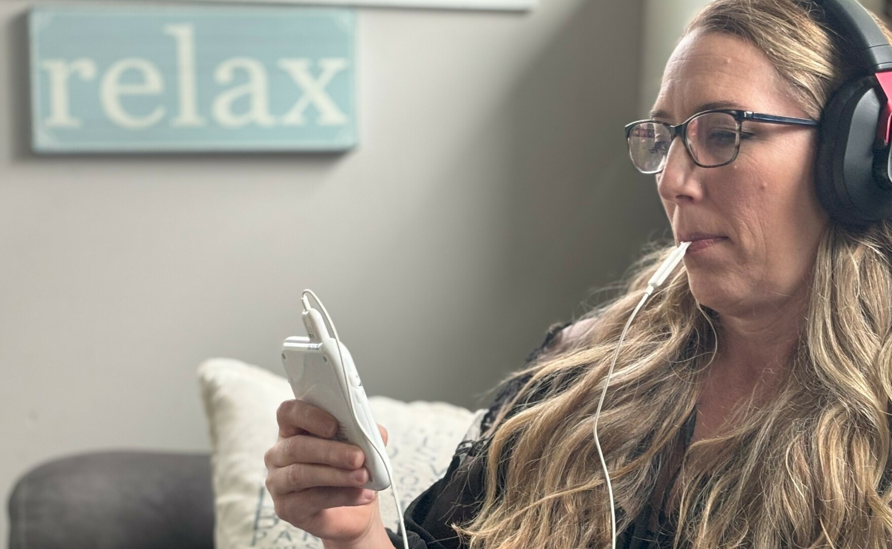 Got tinnitus? A device that tickles the tongue helps this musician find ...