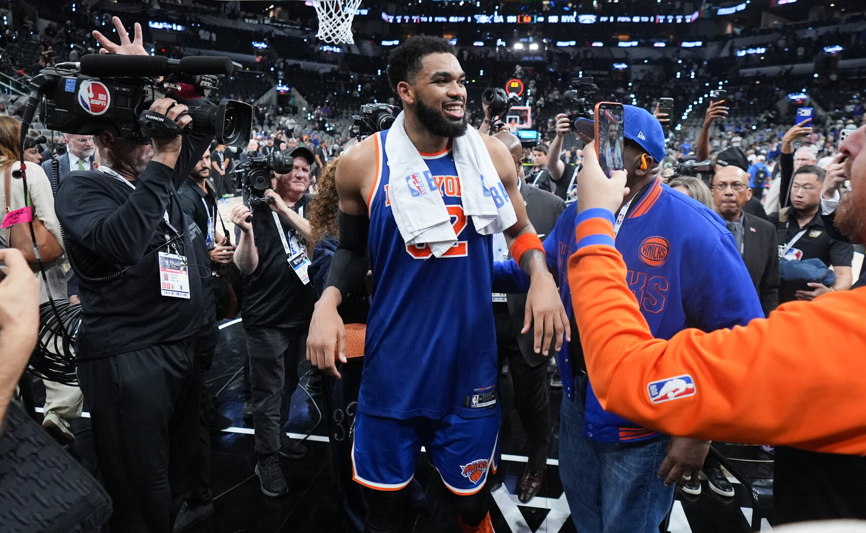 Knicks beat Spurs by one point for 2-0 lead in NBA Finals | KPBS Public ...