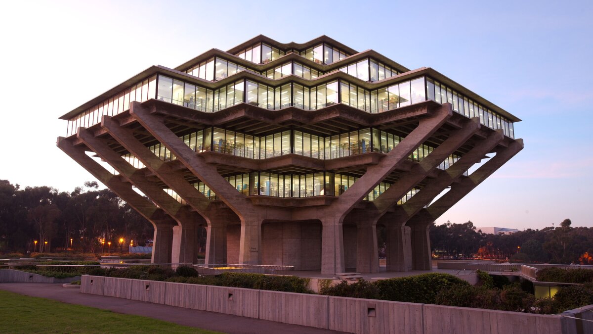 ucsd geisel library inside