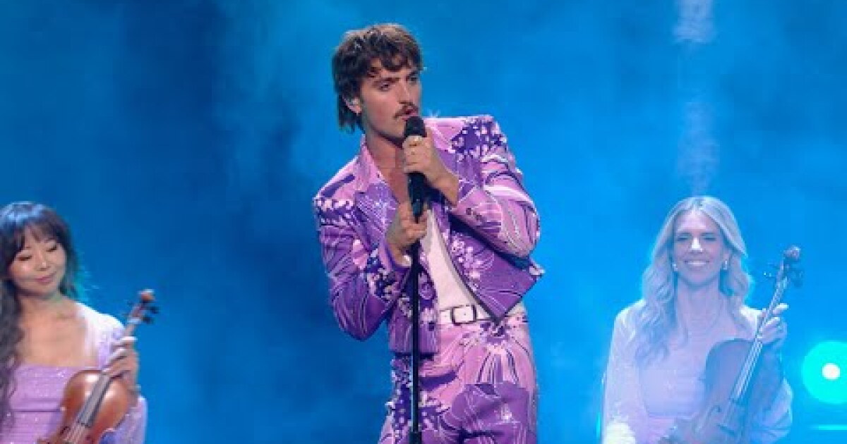 Benson Boone - Mystical Magical (Live at the 2025 American Music Awards ...