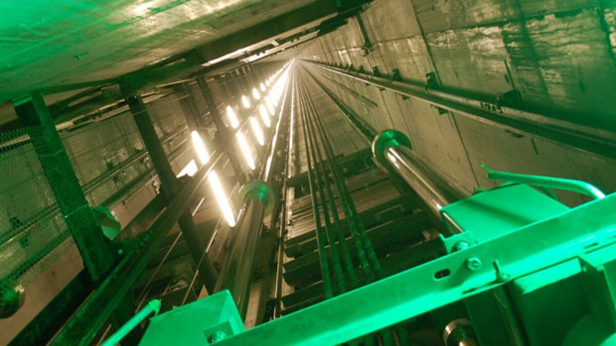 2010 elevator